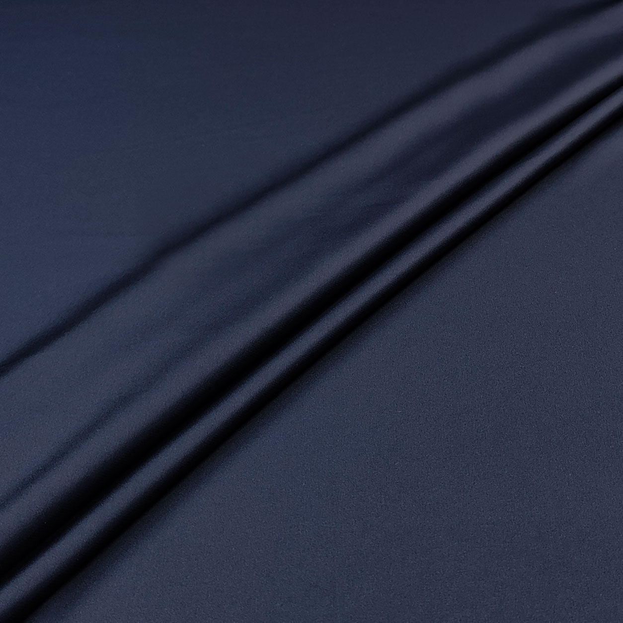 Tessuto Rasetto Elasticizzato Effetto Seta Verde Scuro | Panini