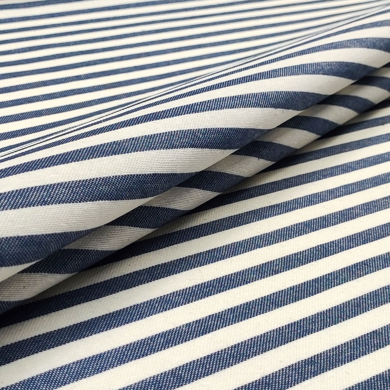 Tovaglia Resinata Righe Bianche e Blu |Panini Tessuti