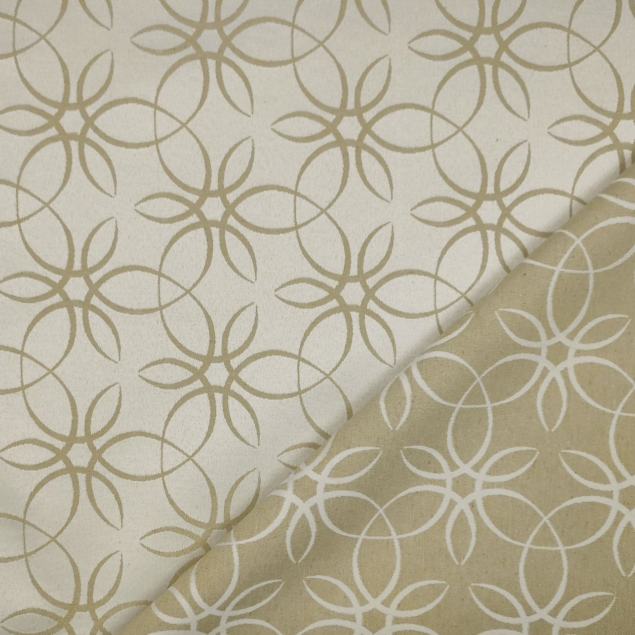 Tessuto Broccato Floreale Beige H 140 cm | Panini Tessuti e Tendaggi