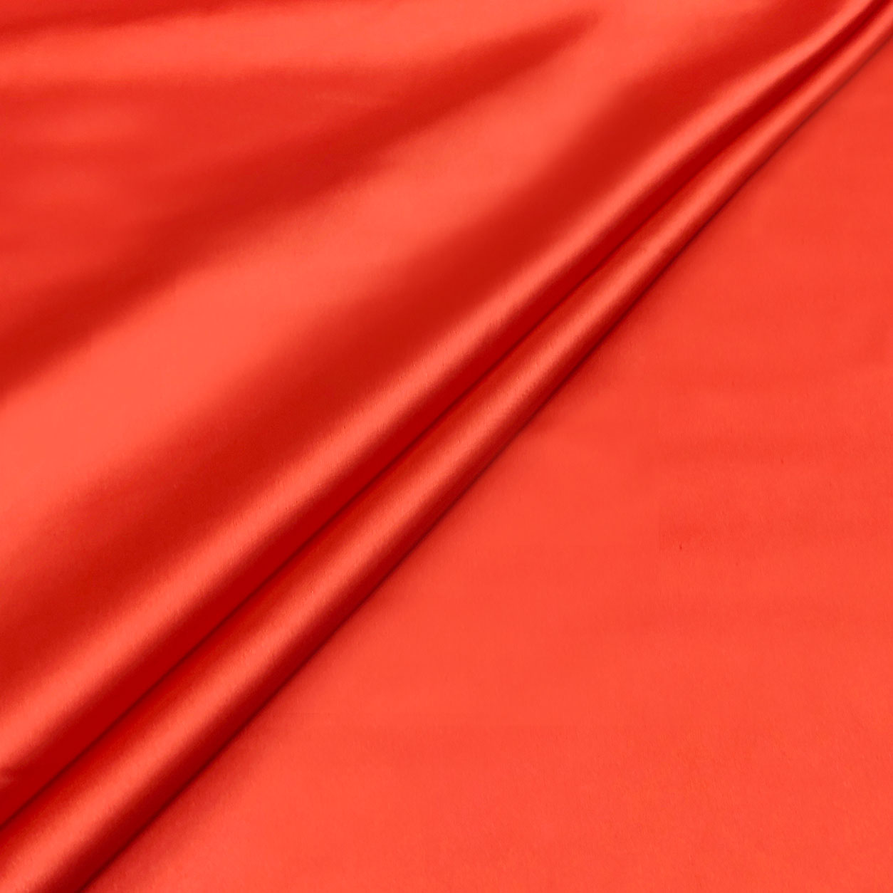 Tessuto Rasetto Elasticizzato Effetto Seta Rosso Scarlatto | Panini Tessuti